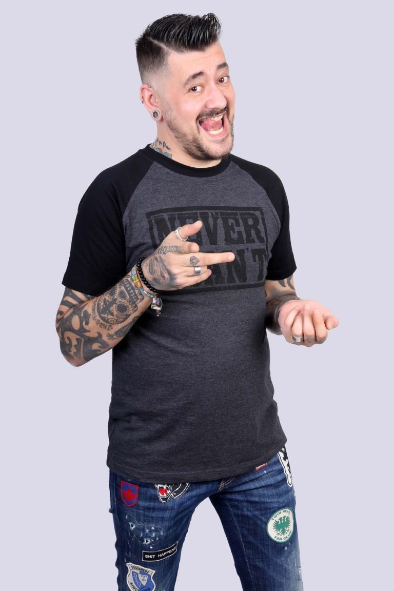 TONI MOOG estrena el vídeo del mítico espectáculo «HOLLYMOOG» a través ...